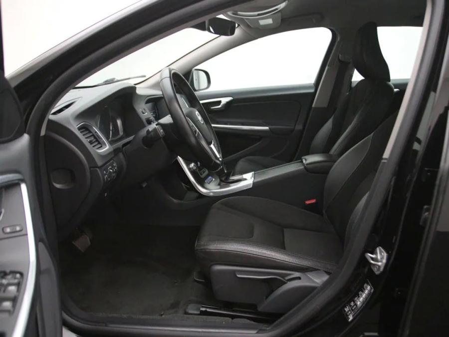 Volvo V60 2015 Viļņa, ar dzinēja tilpumu 2.40 L un nobraukumu 260 tūkst. km par 9199 €, foto 5 vietnē AUTOMOTO.COM.LV