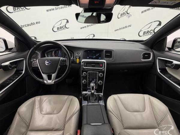 Volvo V60 2015 in Vilnius, with an engine capacity of 2.40 L and mileage of 254 thousand km for 7900 €, photo 3 on AUTOMOTO.COM.LV