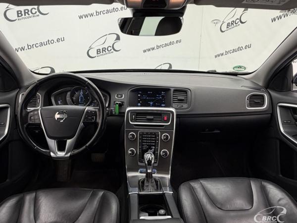 Volvo V60 2015 Viļņa, ar dzinēja tilpumu 2.40 L un nobraukumu 375 tūkst. km par 5900 €, foto 3 vietnē AUTOMOTO.COM.LV
