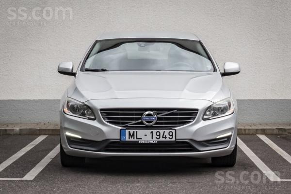 Volvo V60 2015 in Riga, with an engine capacity of 2.00 L and mileage of 293 thousand km for 8990 €, photo 2 on AUTOMOTO.COM.LV
