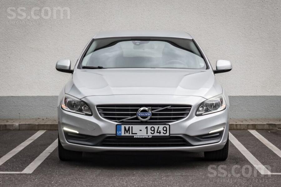 Volvo V60 2015 in Riga, with an engine capacity of 2.00 L and mileage of 293 thousand km for 8990 €, photo 3 on AUTOMOTO.COM.LV