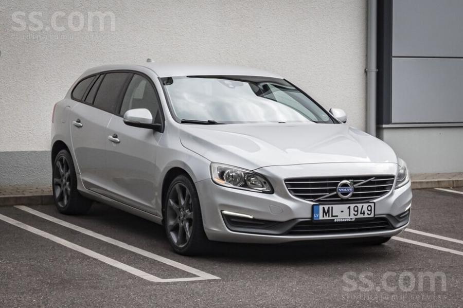 Volvo V60 2015 in Riga, with an engine capacity of 2.00 L and mileage of 293 thousand km for 8990 €, photo 4 on AUTOMOTO.COM.LV