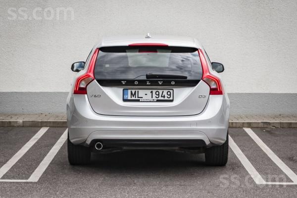 Volvo V60 2015 in Riga, with an engine capacity of 2.00 L and mileage of 293 thousand km for 8990 €, photo 5 on AUTOMOTO.COM.LV
