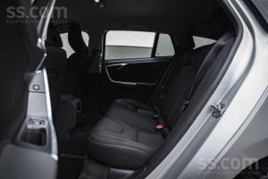 Volvo V60 2015 in Riga, with an engine capacity of 2.00 L and mileage of 293 thousand km for 8990 €, photo 11 on AUTOMOTO.COM.LV