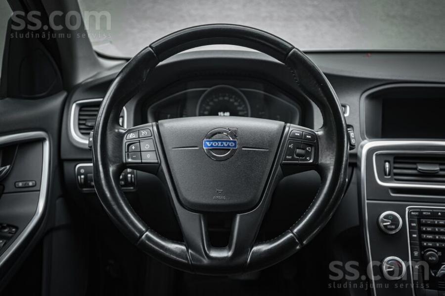 Volvo V60 2015 in Riga, with an engine capacity of 2.00 L and mileage of 293 thousand km for 8990 €, photo 16 on AUTOMOTO.COM.LV