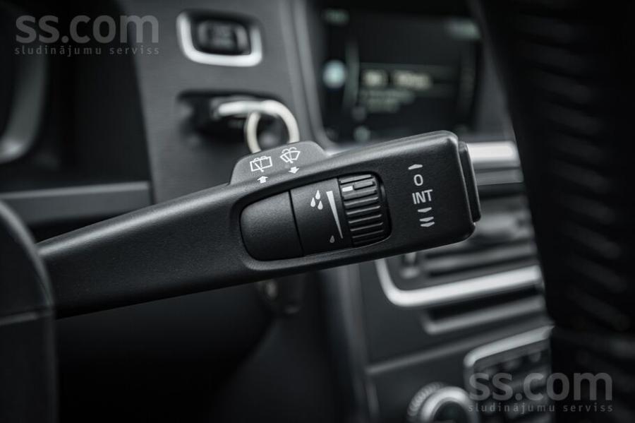 Volvo V60 2015 in Riga, with an engine capacity of 2.00 L and mileage of 293 thousand km for 8990 €, photo 18 on AUTOMOTO.COM.LV