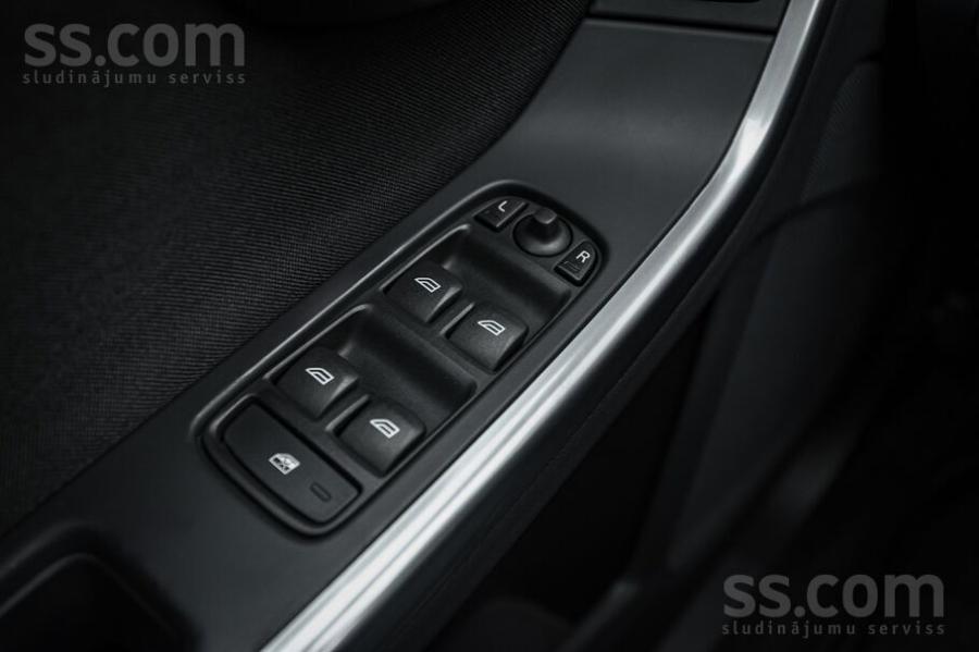 Volvo V60 2015 in Riga, with an engine capacity of 2.00 L and mileage of 293 thousand km for 8990 €, photo 25 on AUTOMOTO.COM.LV