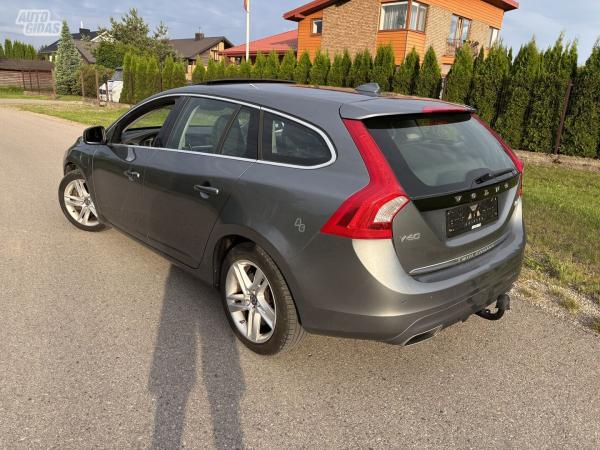 Volvo V60 2015 in Kaunas, with an engine capacity of 2.40 L and mileage of 297 thousand km for 7150 €, photo 2 on AUTOMOTO.COM.LV