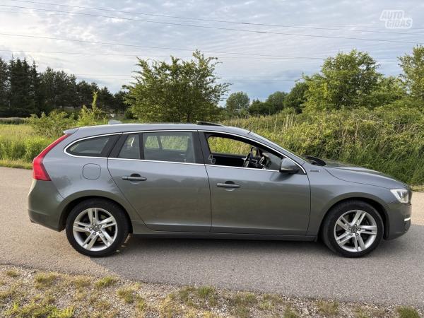 Volvo V60 2015 in Kaunas, with an engine capacity of 2.40 L and mileage of 297 thousand km for 7150 €, photo 7 on AUTOMOTO.COM.LV