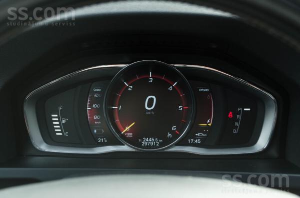 Volvo V60 2015 in Valmiera, with an engine capacity of 2.40 L and mileage of 302 thousand km for 8900 €, photo 5 on AUTOMOTO.COM.LV