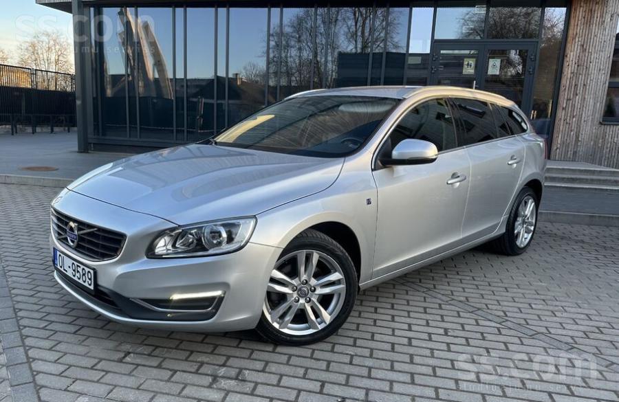 Volvo V60 2015 Tukums, ar dzinēja tilpumu 2.00 L un nobraukumu 237 tūkst. km par 7990 €, foto 4 vietnē AUTOMOTO.COM.LV