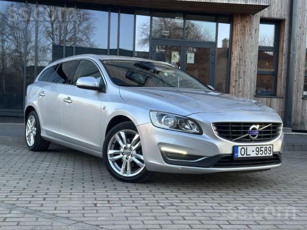 Volvo V60 2015 in Tukums, with an engine capacity of 2.00 L and mileage of 237 thousand km for 7990 €, photo 4 on AUTOMOTO.COM.LV