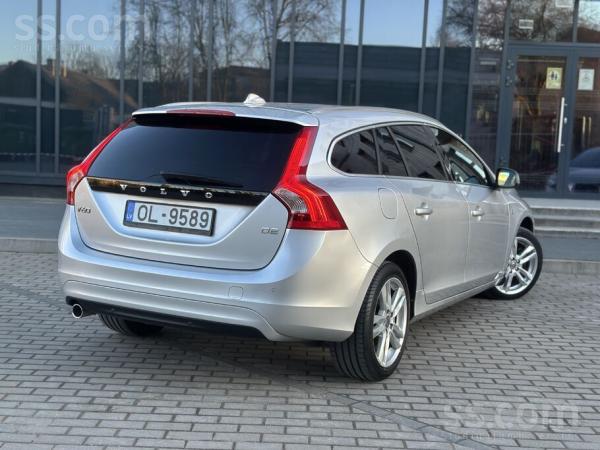 Volvo V60 2015 in Tukums, with an engine capacity of 2.00 L and mileage of 237 thousand km for 7990 €, photo 6 on AUTOMOTO.COM.LV