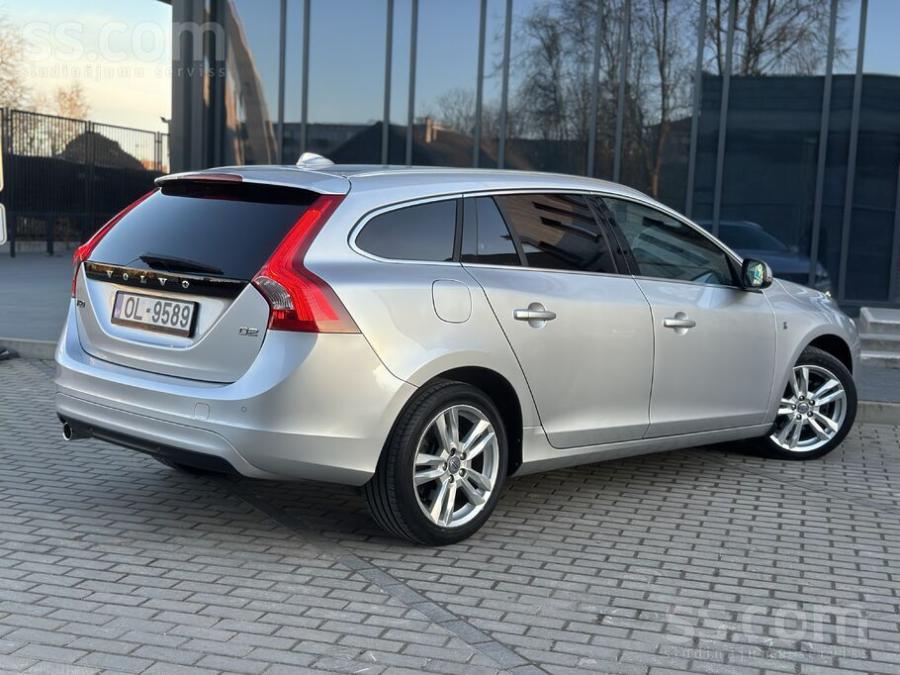 Volvo V60 2015 Tukums, ar dzinēja tilpumu 2.00 L un nobraukumu 237 tūkst. km par 7990 €, foto 8 vietnē AUTOMOTO.COM.LV