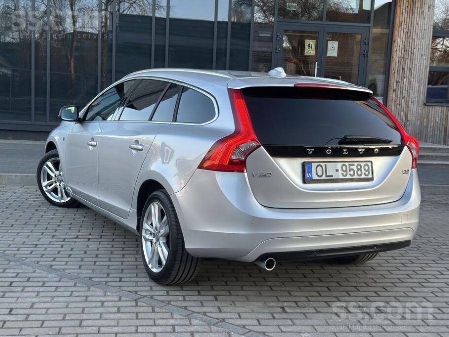 Volvo V60 2015 Tukums, ar dzinēja tilpumu 2.00 L un nobraukumu 237 tūkst. km par 7990 €, foto 9 vietnē AUTOMOTO.COM.LV