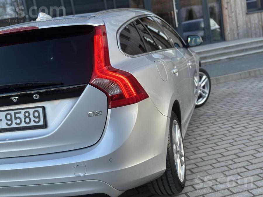 Volvo V60 2015 Tukums, ar dzinēja tilpumu 2.00 L un nobraukumu 237 tūkst. km par 7990 €, foto 11 vietnē AUTOMOTO.COM.LV