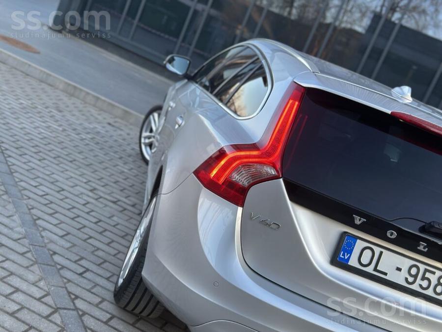 Volvo V60 2015 Tukums, ar dzinēja tilpumu 2.00 L un nobraukumu 237 tūkst. km par 7990 €, foto 12 vietnē AUTOMOTO.COM.LV