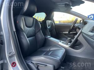 Volvo V60 2015 Tukums, ar dzinēja tilpumu 2.00 L un nobraukumu 237 tūkst. km par 7990 €, foto 16 vietnē AUTOMOTO.COM.LV