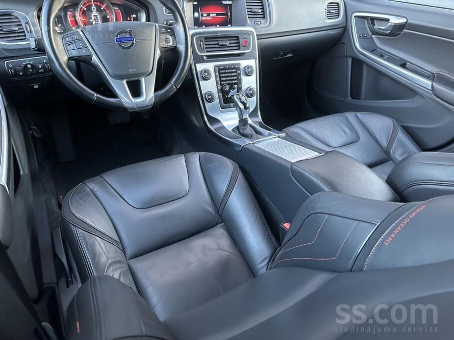 Volvo V60 2015 Tukums, ar dzinēja tilpumu 2.00 L un nobraukumu 237 tūkst. km par 7990 €, foto 17 vietnē AUTOMOTO.COM.LV