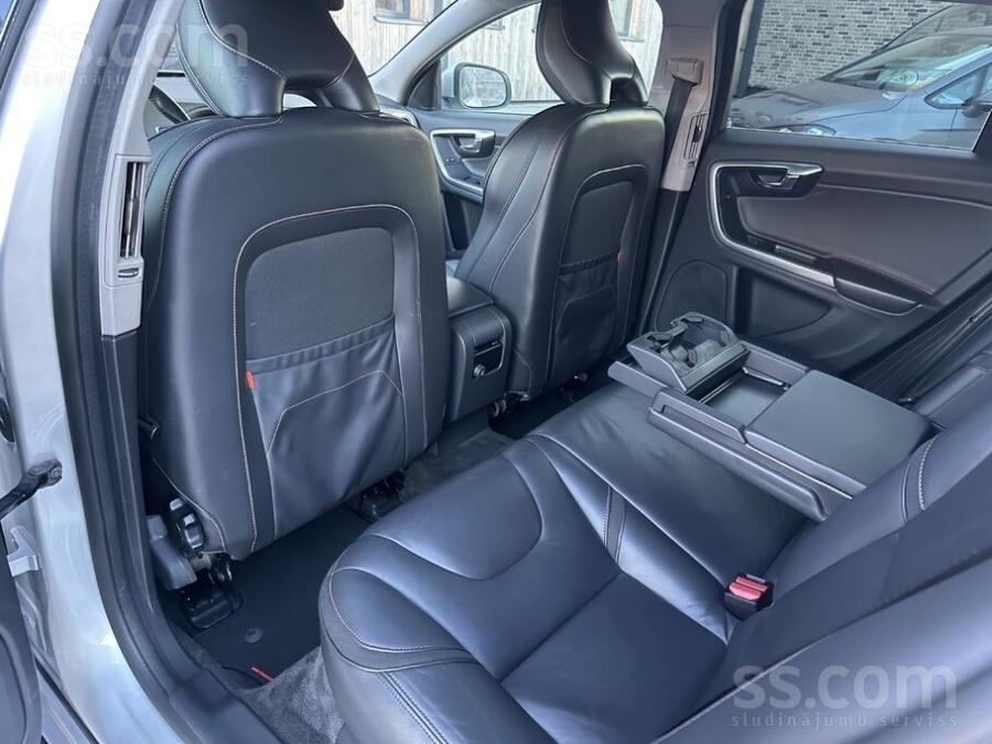Volvo V60 2015 Tukums, ar dzinēja tilpumu 2.00 L un nobraukumu 237 tūkst. km par 7990 €, foto 20 vietnē AUTOMOTO.COM.LV