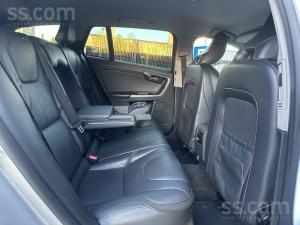 Volvo V60 2015 Tukums, ar dzinēja tilpumu 2.00 L un nobraukumu 237 tūkst. km par 7990 €, foto 21 vietnē AUTOMOTO.COM.LV