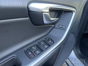 Volvo V60 2015 Tukums, ar dzinēja tilpumu 2.00 L un nobraukumu 237 tūkst. km par 7990 €, foto 22 vietnē AUTOMOTO.COM.LV