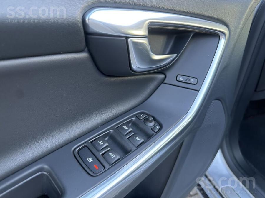 Volvo V60 2015 Tukums, ar dzinēja tilpumu 2.00 L un nobraukumu 237 tūkst. km par 7990 €, foto 22 vietnē AUTOMOTO.COM.LV