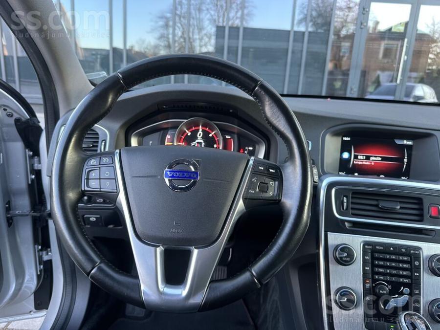 Volvo V60 2015 Tukums, ar dzinēja tilpumu 2.00 L un nobraukumu 237 tūkst. km par 7990 €, foto 24 vietnē AUTOMOTO.COM.LV
