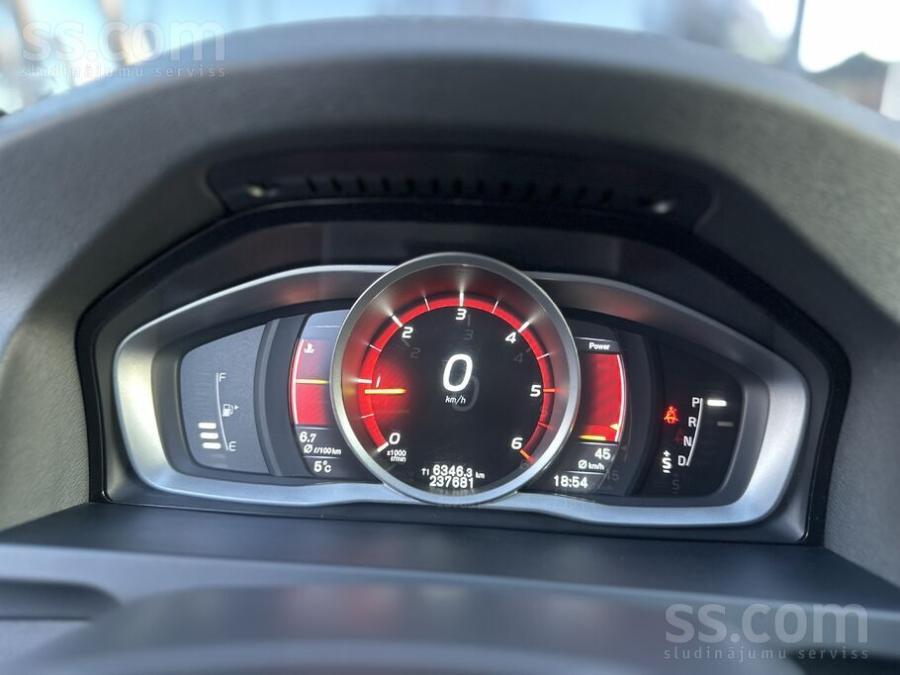 Volvo V60 2015 Tukums, ar dzinēja tilpumu 2.00 L un nobraukumu 237 tūkst. km par 7990 €, foto 25 vietnē AUTOMOTO.COM.LV