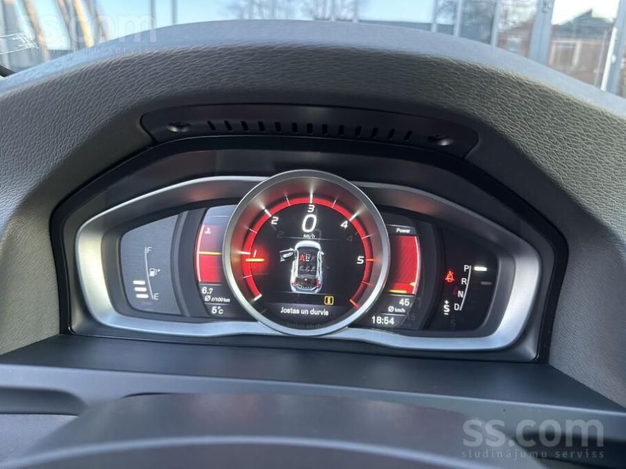 Volvo V60 2015 Tukums, ar dzinēja tilpumu 2.00 L un nobraukumu 237 tūkst. km par 7990 €, foto 26 vietnē AUTOMOTO.COM.LV