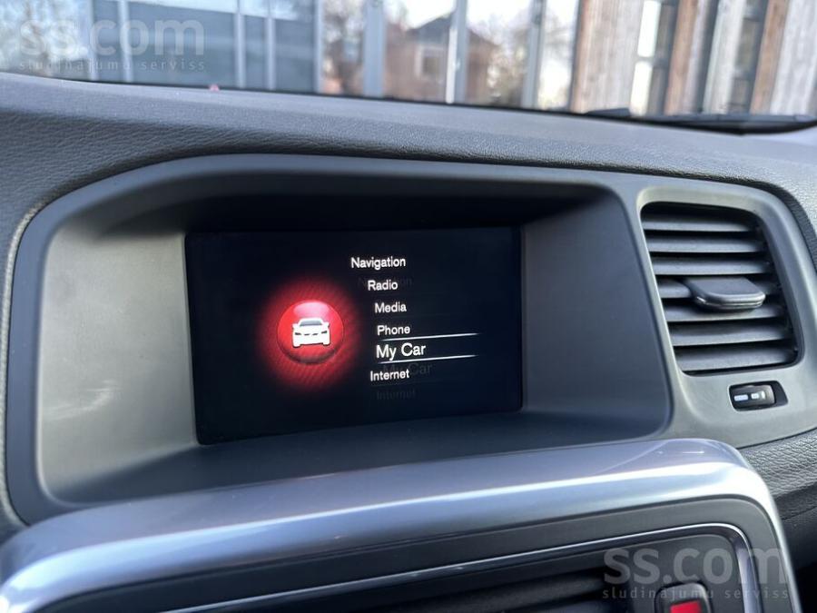 Volvo V60 2015 Tukums, ar dzinēja tilpumu 2.00 L un nobraukumu 237 tūkst. km par 7990 €, foto 31 vietnē AUTOMOTO.COM.LV