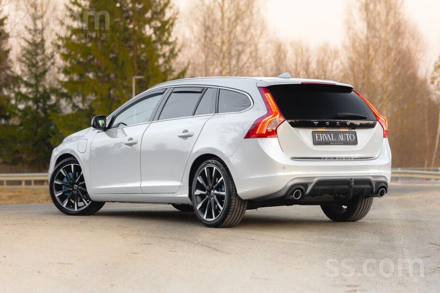 Volvo V60 2015 in Jelgava, with an engine capacity of 2.40 L and mileage of 206 thousand km for 10000 €, photo 6 on AUTOMOTO.COM.LV