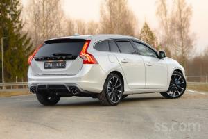 Volvo V60 2015 in Jelgava, with an engine capacity of 2.40 L and mileage of 206 thousand km for 10000 €, photo 8 on AUTOMOTO.COM.LV