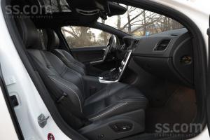 Volvo V60 2015 in Jelgava, with an engine capacity of 2.40 L and mileage of 206 thousand km for 10000 €, photo 10 on AUTOMOTO.COM.LV