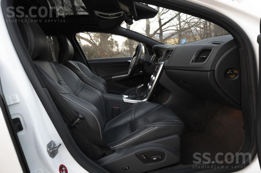 Volvo V60 2015 in Jelgava, with an engine capacity of 2.40 L and mileage of 206 thousand km for 10000 €, photo 10 on AUTOMOTO.COM.LV