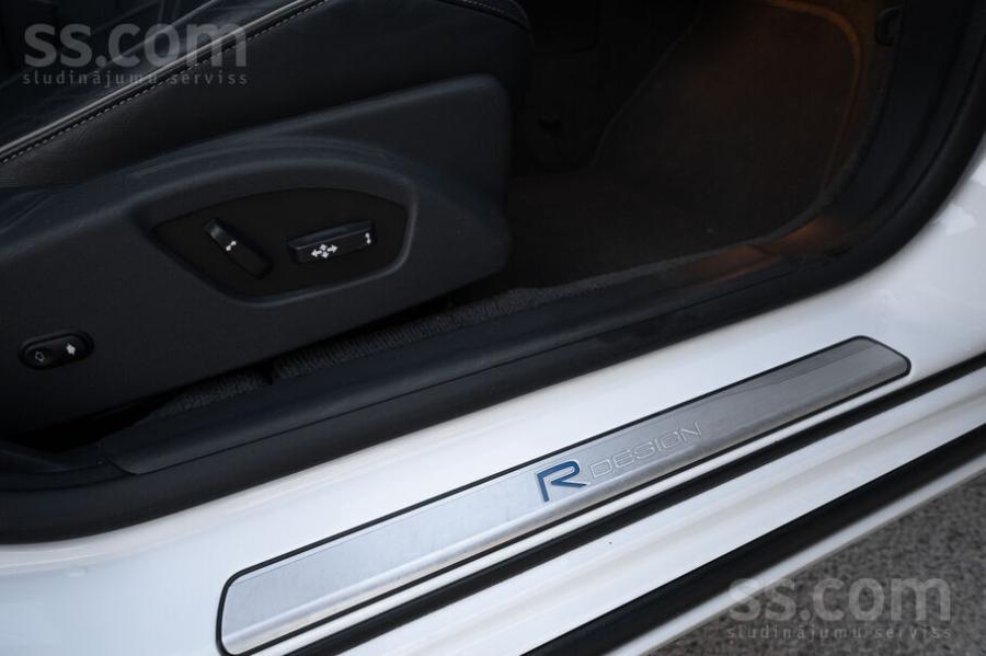Volvo V60 2015 in Jelgava, with an engine capacity of 2.40 L and mileage of 206 thousand km for 10000 €, photo 13 on AUTOMOTO.COM.LV