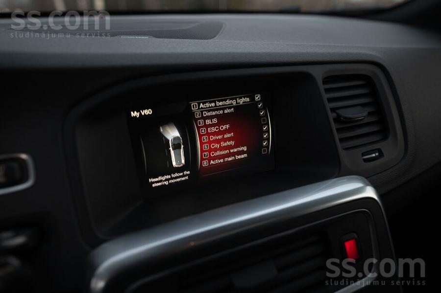 Volvo V60 2015 in Jelgava, with an engine capacity of 2.40 L and mileage of 206 thousand km for 10000 €, photo 17 on AUTOMOTO.COM.LV