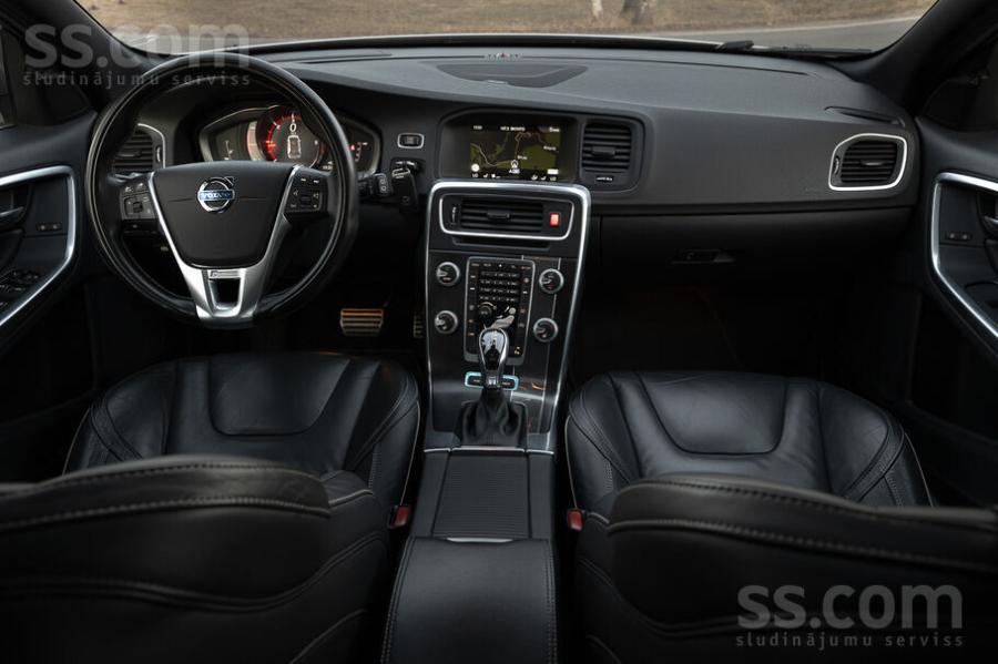 Volvo V60 2015 in Jelgava, with an engine capacity of 2.40 L and mileage of 206 thousand km for 10000 €, photo 20 on AUTOMOTO.COM.LV