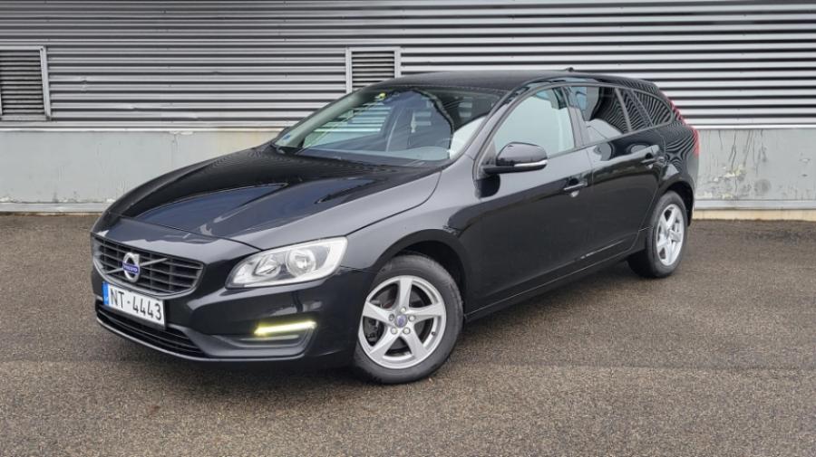 Volvo V60 2015 in Riga, with an engine capacity of 2.00 L and mileage of 235 thousand km for 7500 €, photo 6 on AUTOMOTO.COM.LV