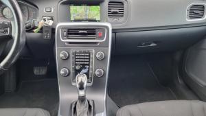 Volvo V60 2015 in Riga, with an engine capacity of 2.00 L and mileage of 235 thousand km for 7500 €, photo 14 on AUTOMOTO.COM.LV