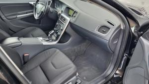Volvo V60 2015 in Riga, with an engine capacity of 2.00 L and mileage of 235 thousand km for 7500 €, photo 15 on AUTOMOTO.COM.LV