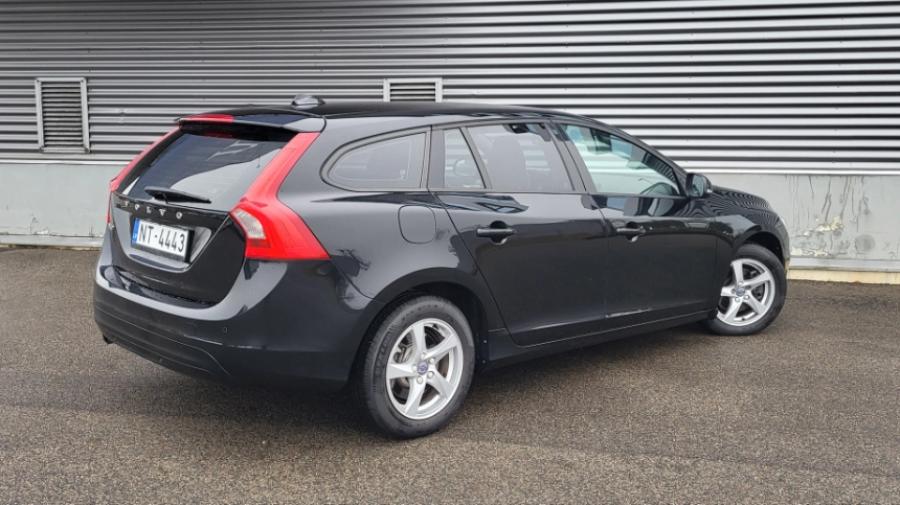 Volvo V60 2015 in Riga, with an engine capacity of 2.00 L and mileage of 235 thousand km for 7500 €, photo 19 on AUTOMOTO.COM.LV