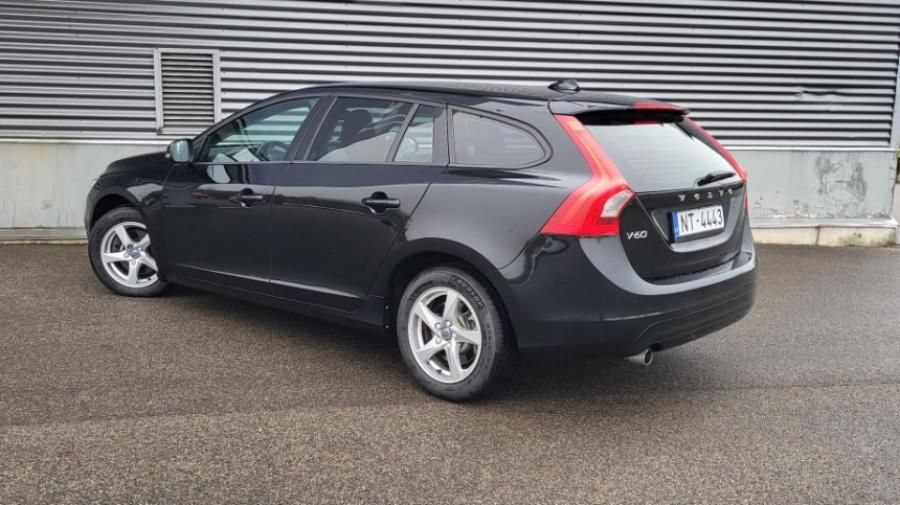 Volvo V60 2015 in Riga, with an engine capacity of 2.00 L and mileage of 235 thousand km for 7500 €, photo 21 on AUTOMOTO.COM.LV
