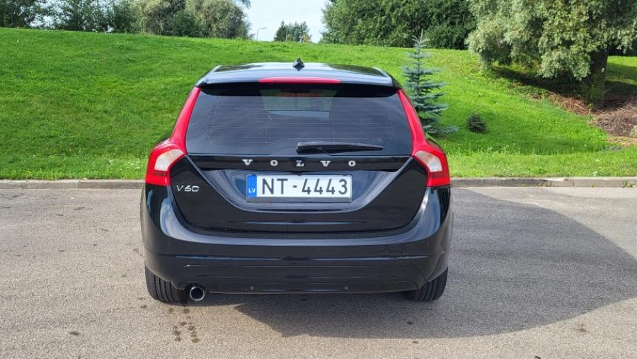 Volvo V60 2015 in Riga, with an engine capacity of 2.00 L and mileage of 235 thousand km for 7500 €, photo 23 on AUTOMOTO.COM.LV
