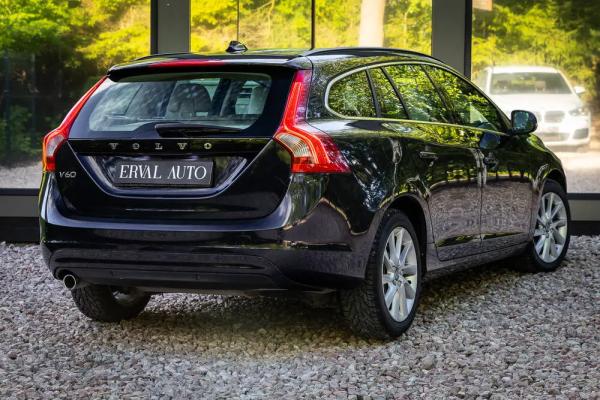 Volvo V60 2015 in Jelgava, with an engine capacity of 2.00 L and mileage of 265 thousand km for 7900 €, photo 4 on AUTOMOTO.COM.LV
