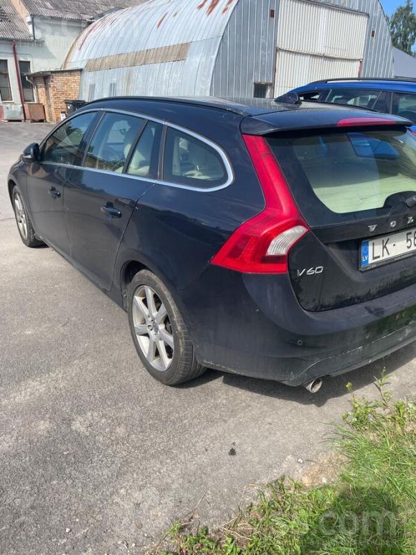 Volvo V60 2015 Tukums, ar dzinēja tilpumu 2.00 L un nobraukumu 420 tūkst. km par 2000 €, foto 5 vietnē AUTOMOTO.COM.LV