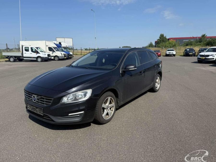 Volvo V60 2015 in Vilnius, with an engine capacity of 1.56 L and mileage of 329 thousand km for 4900 €, photo 1 on AUTOMOTO.COM.LV