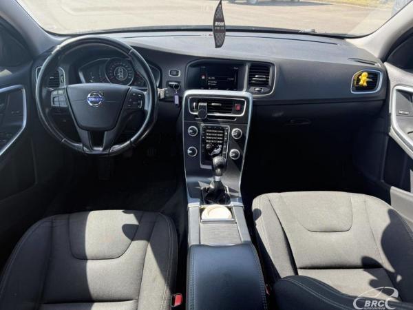 Volvo V60 2015 in Vilnius, with an engine capacity of 1.56 L and mileage of 329 thousand km for 4900 €, photo 3 on AUTOMOTO.COM.LV