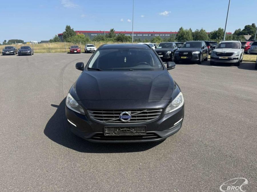Volvo V60 2015 in Vilnius, with an engine capacity of 1.56 L and mileage of 329 thousand km for 4900 €, photo 5 on AUTOMOTO.COM.LV