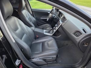Volvo V60 2015 Paide, ar dzinēja tilpumu 2.40 L un nobraukumu 252 tūkst. km par 9990 €, foto 26 vietnē AUTOMOTO.COM.LV